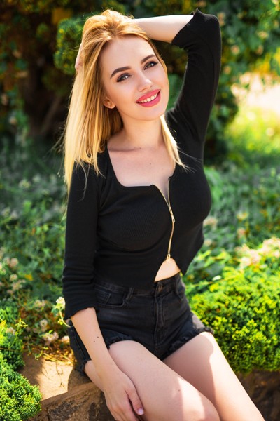 Amazing bride Daria from Berdyansk, Ukraine: If one can say about ...