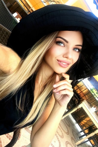 Nice wife Irina from Simferopol, Russia: I am a joyful and optimistic ...