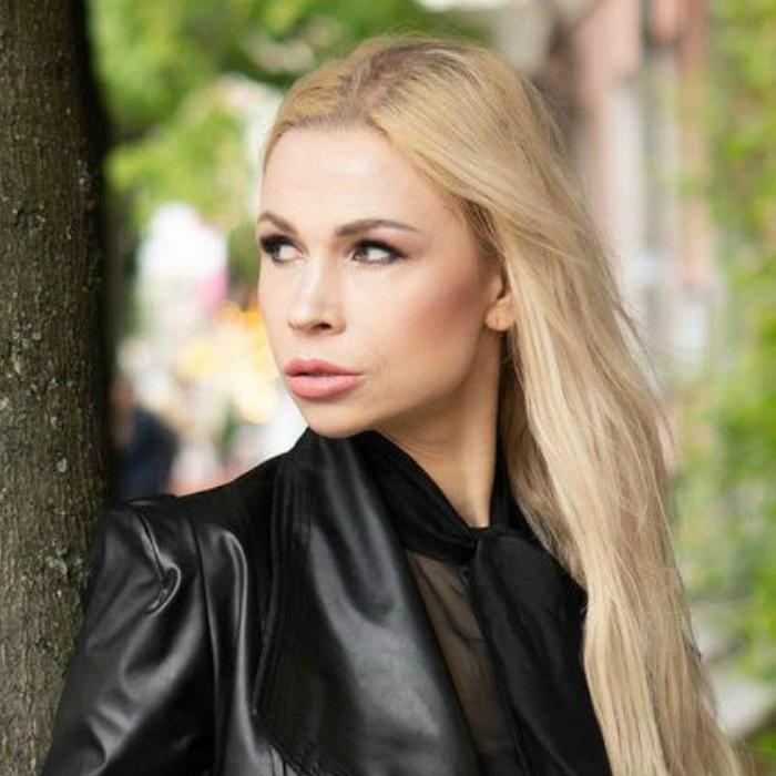 Gorgeous woman Anna from Kiev, Ukraine: Despite of the world situation ...